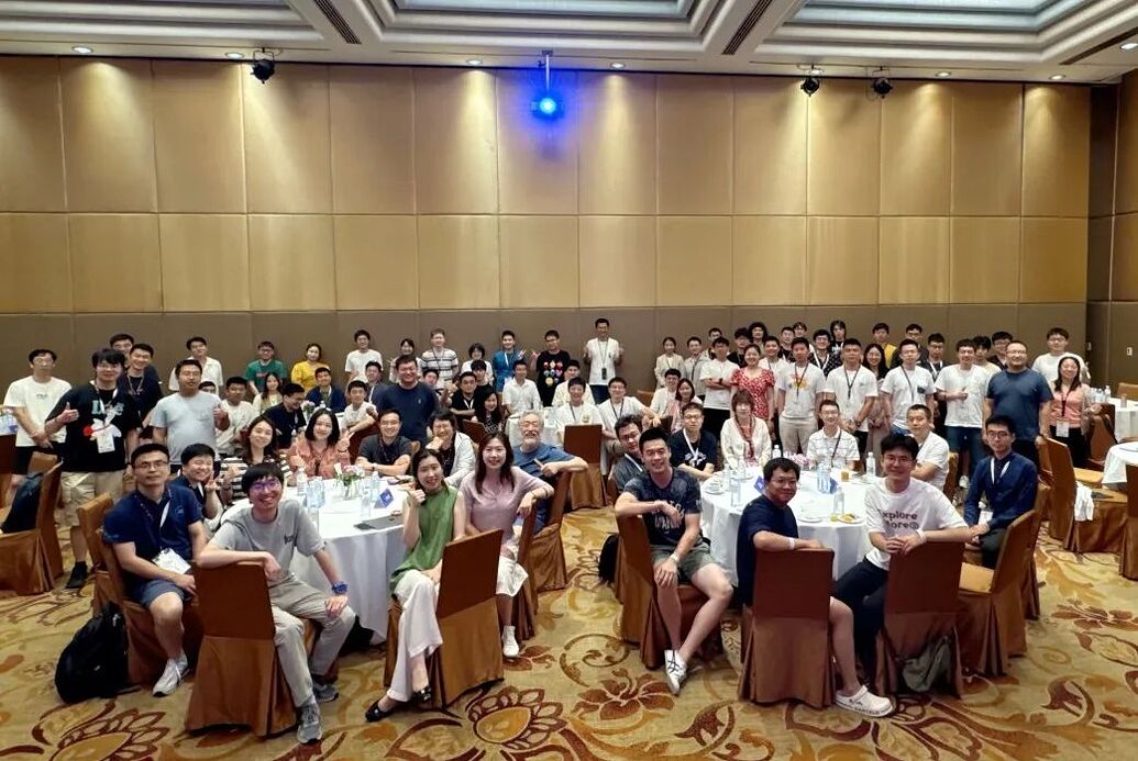 2025 WAIC 云帆奖全球招募，共筑 AGI 未来 - AI资讯 - 冷月清谈