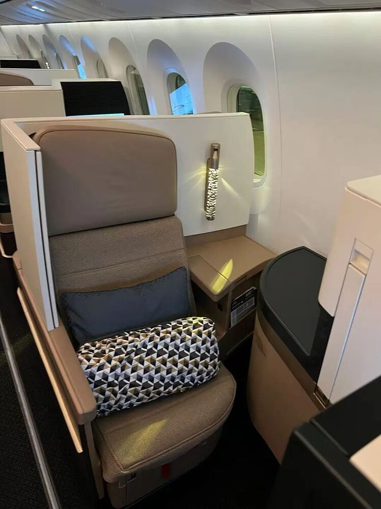 美国航空 (AA) 里程计划深度解读及亮点航线推荐 - 机酒卡 - 冷月清谈